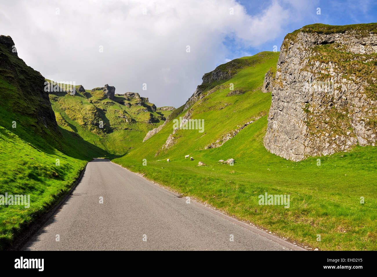 Winnats Pass near Castleton in the Peak District, Derbyshire. A sunny ...