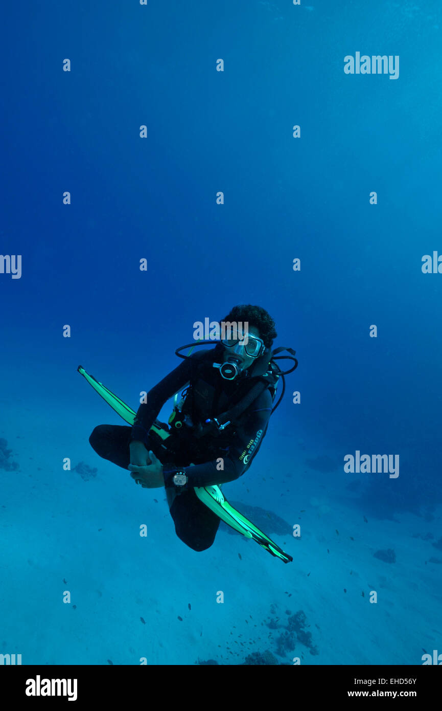 Neutral buoyancy hi-res stock photography and images - Alamy