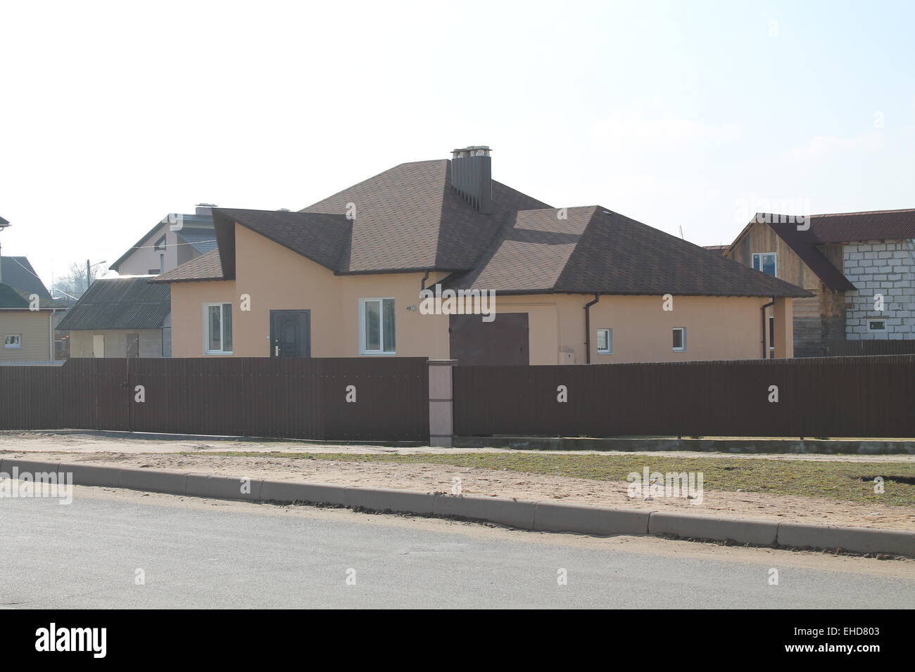 Modern manor house gate hi-res stock photography and images - Alamy