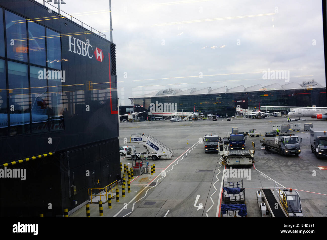 Airport hsbc hi-res stock photography and images - Alamy