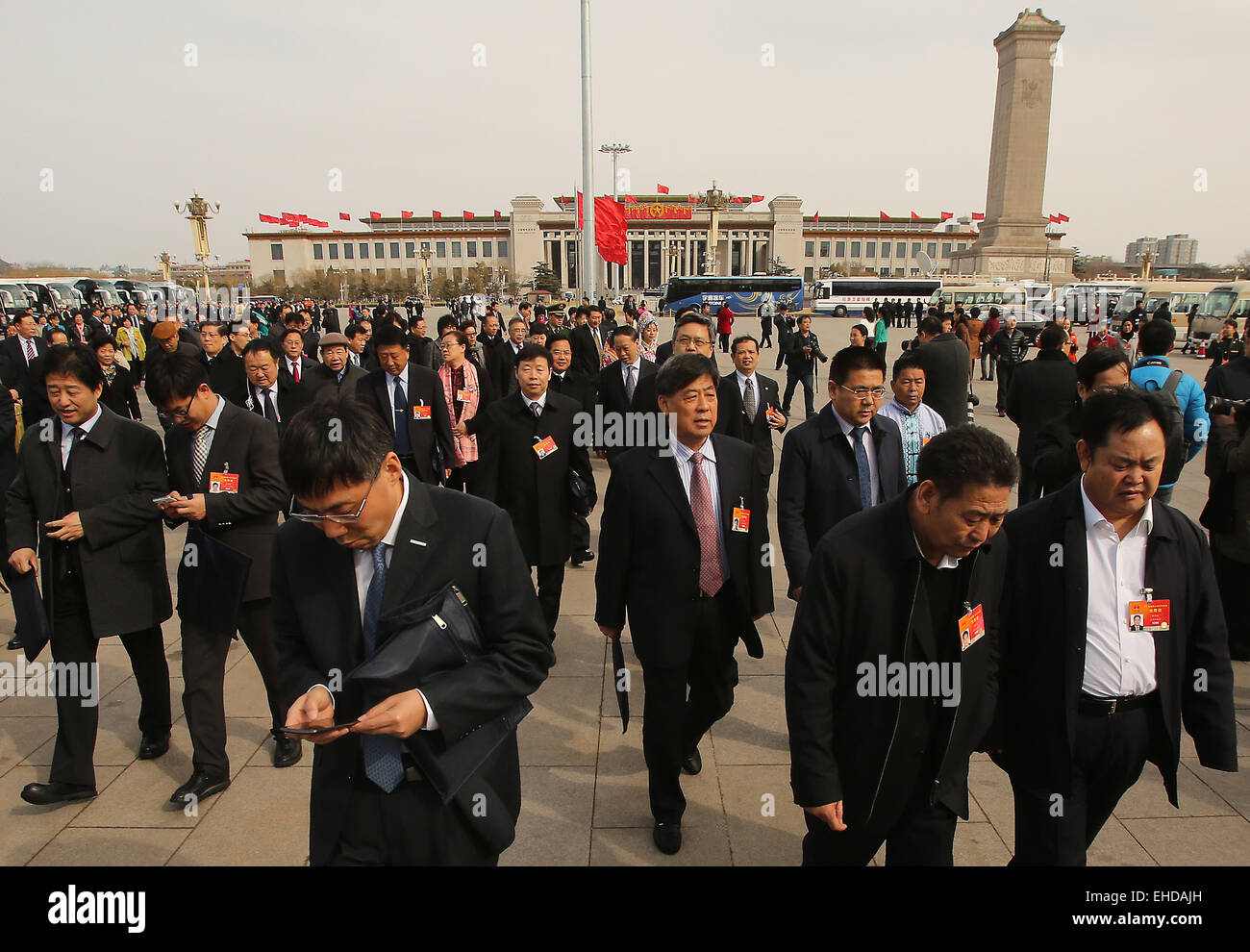 Beijing, CHINA, China. 6th Feb, 2015. Chinese delegates arrive for the ...