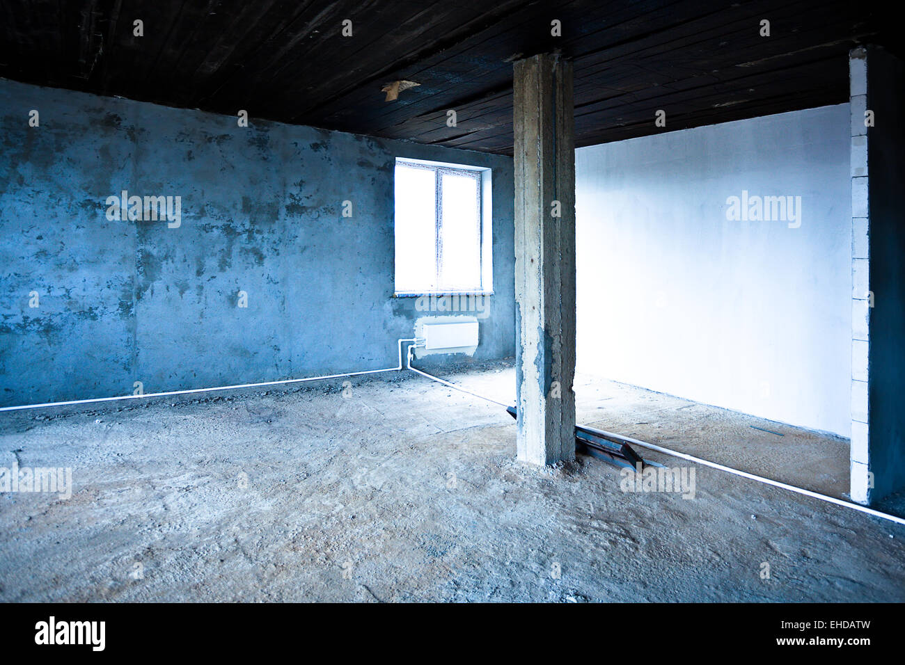 Empty room bar plaster hi-res stock photography and images - Alamy