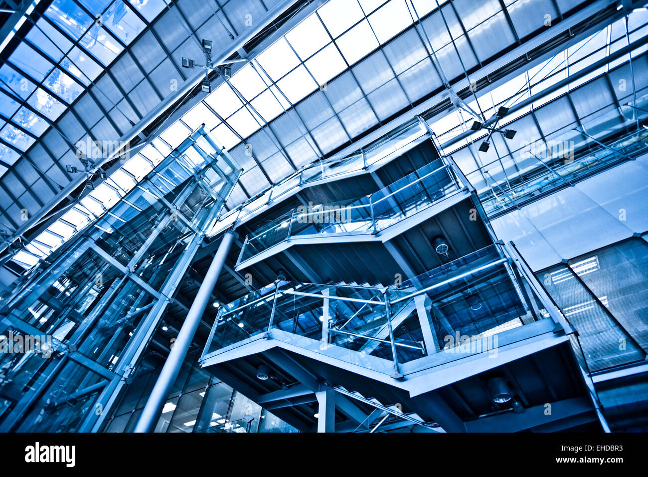 Busy workplace walkway hi-res stock photography and images - Alamy