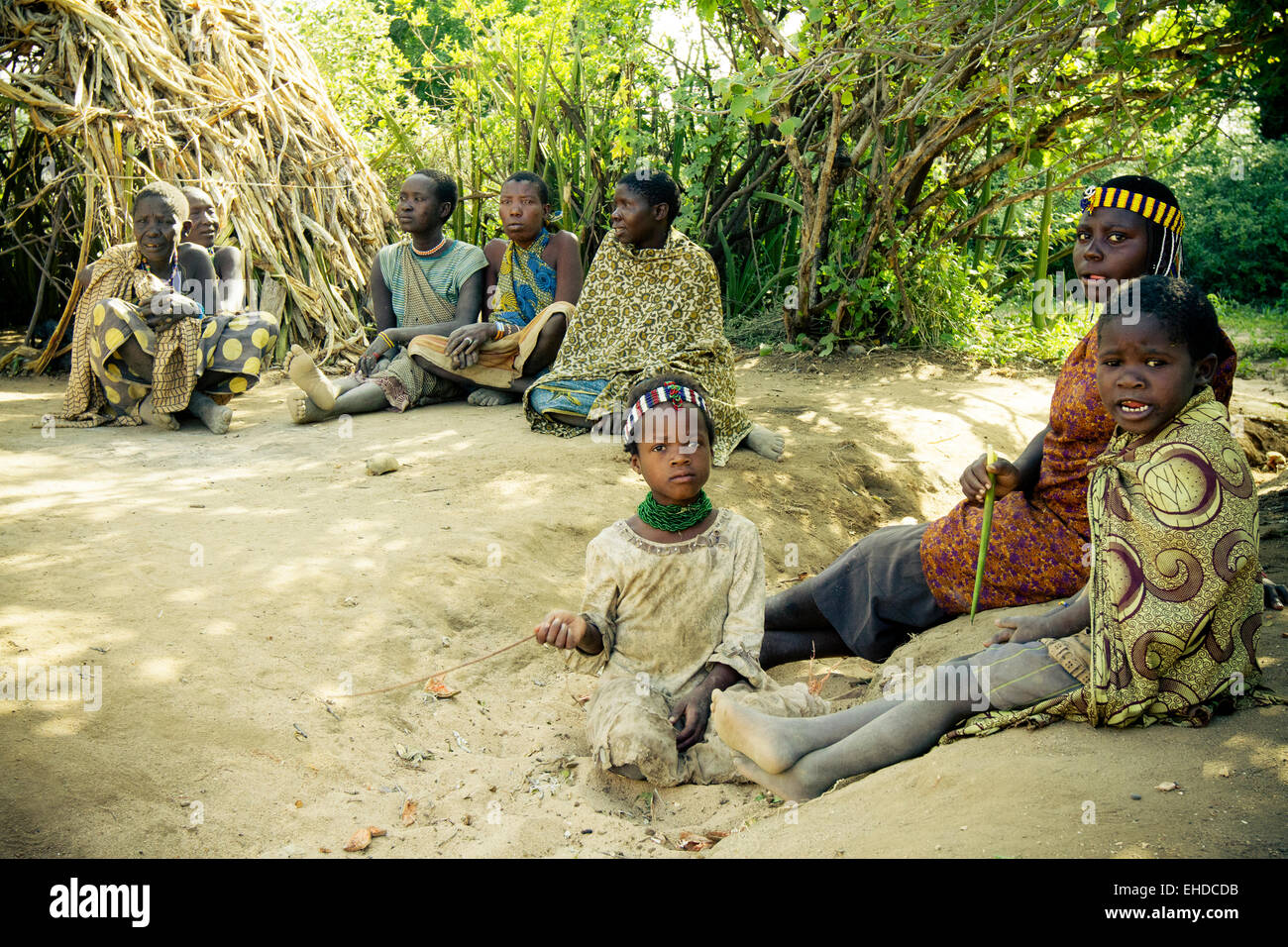 Women with children hi-res stock photography and images - Alamy