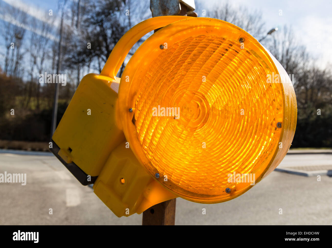 Yellow traffic light hi-res stock photography and images - Alamy