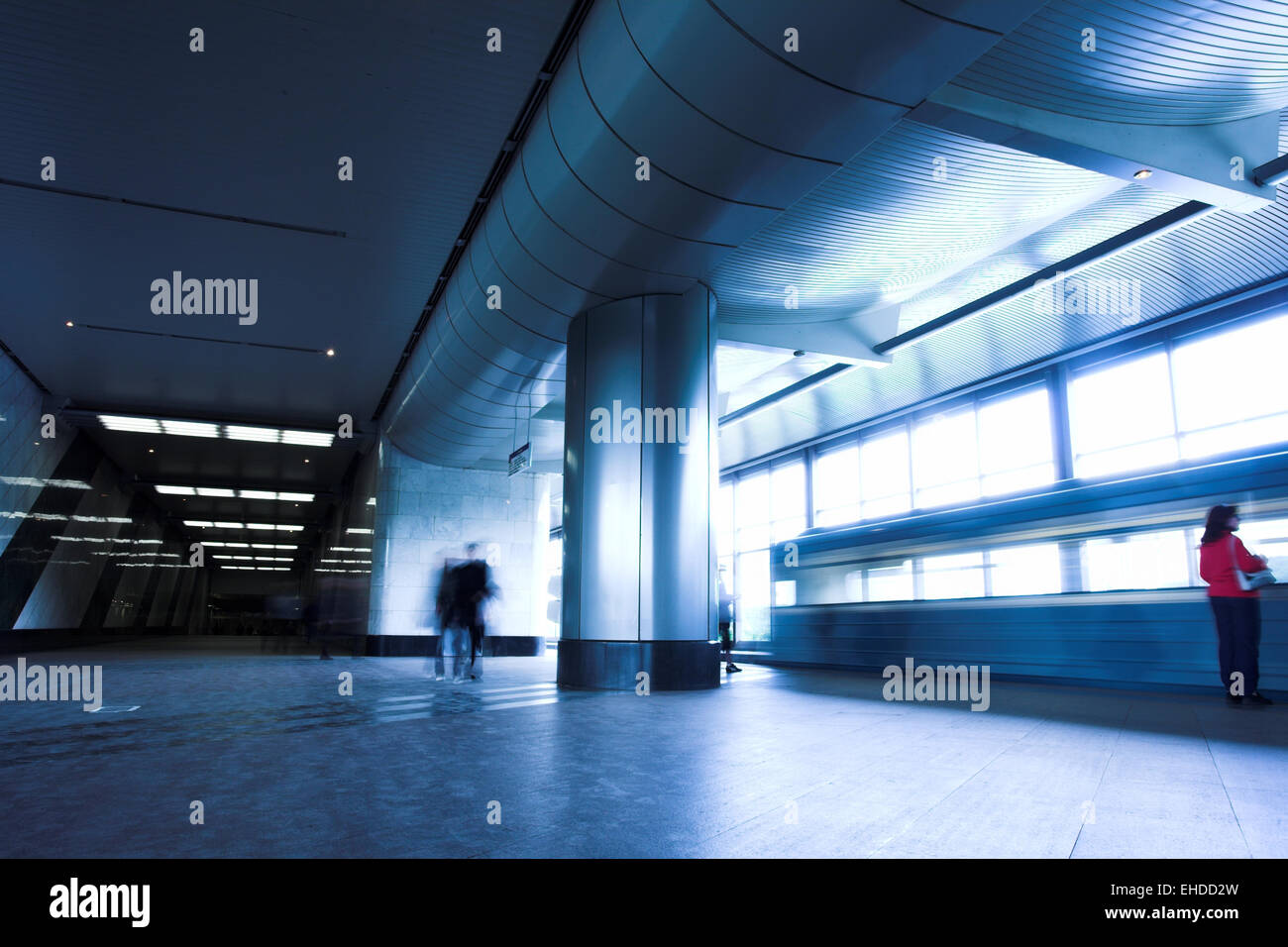 Elevated blue line train hi-res stock photography and images - Alamy