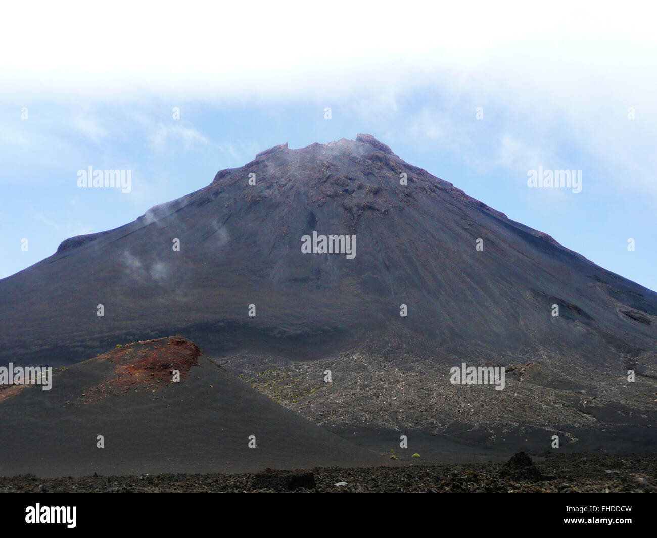 Volcano cone hi-res stock photography and images - Alamy