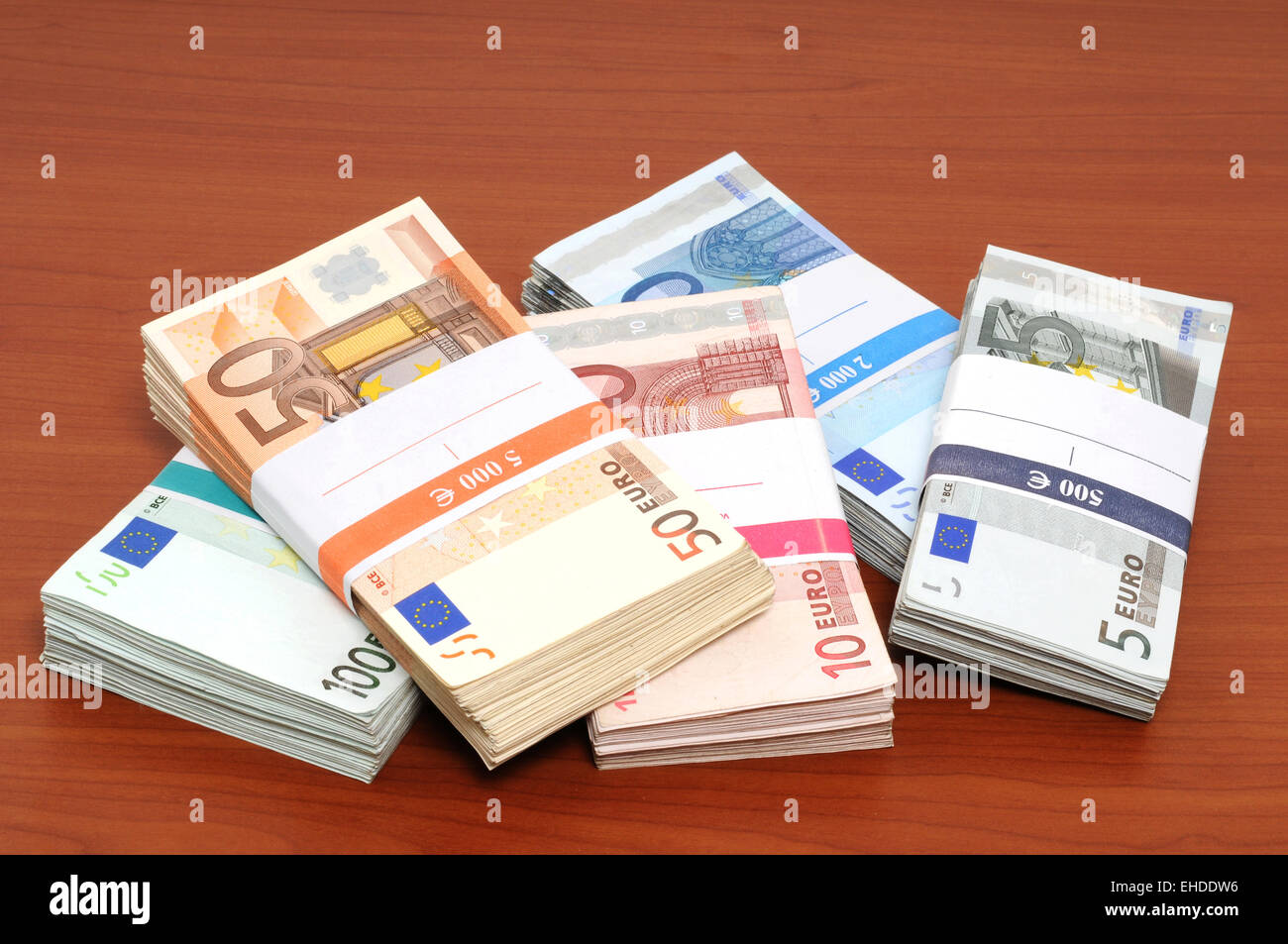 Viele Euro Geldschein High Resolution Stock Photography and Images - Alamy