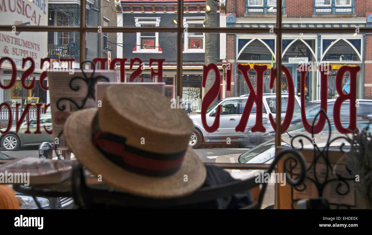 Street view through window hi-res stock photography and images - Alamy