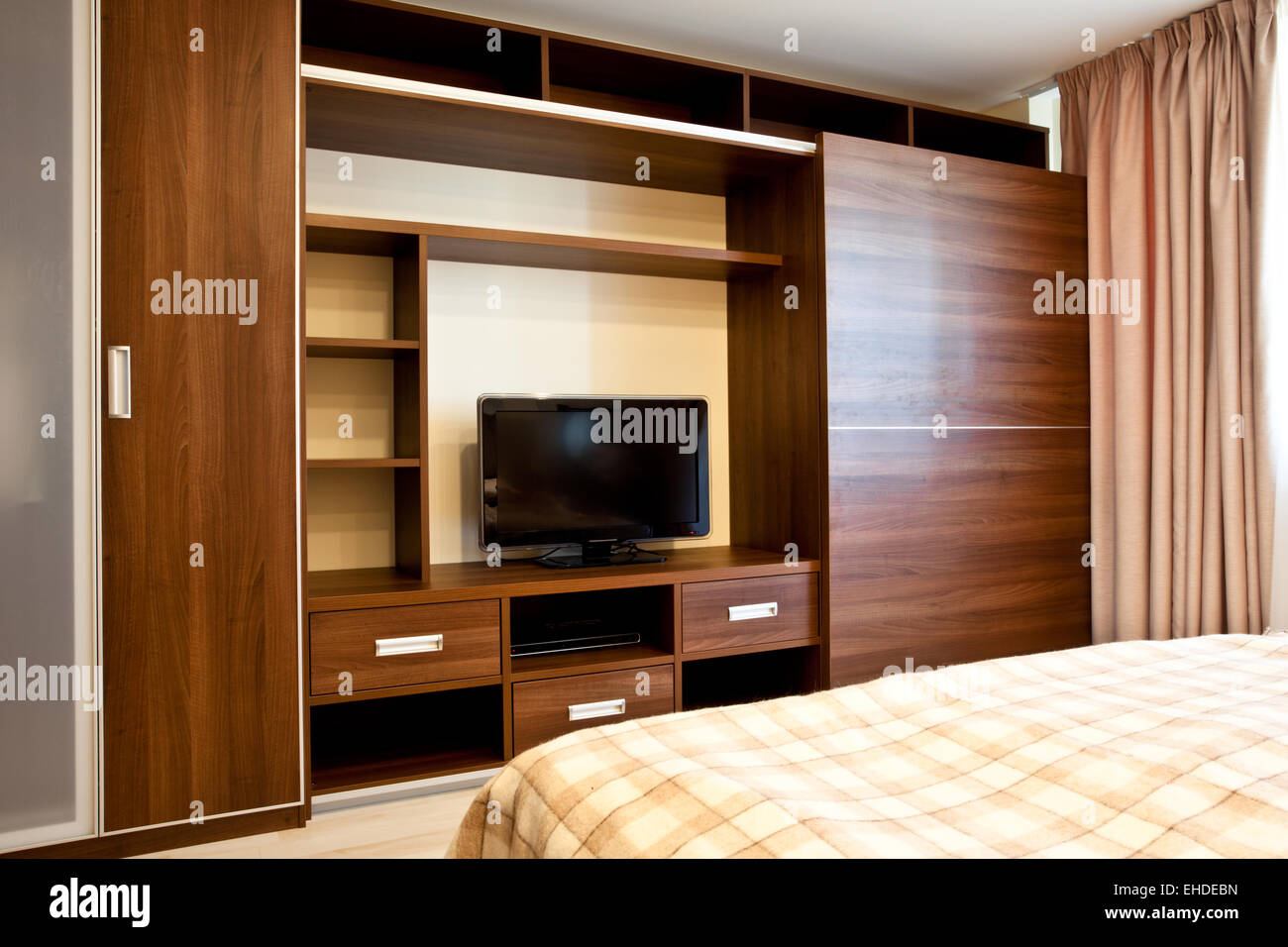 Luxury bedroom tv hi-res stock photography and images - Alamy