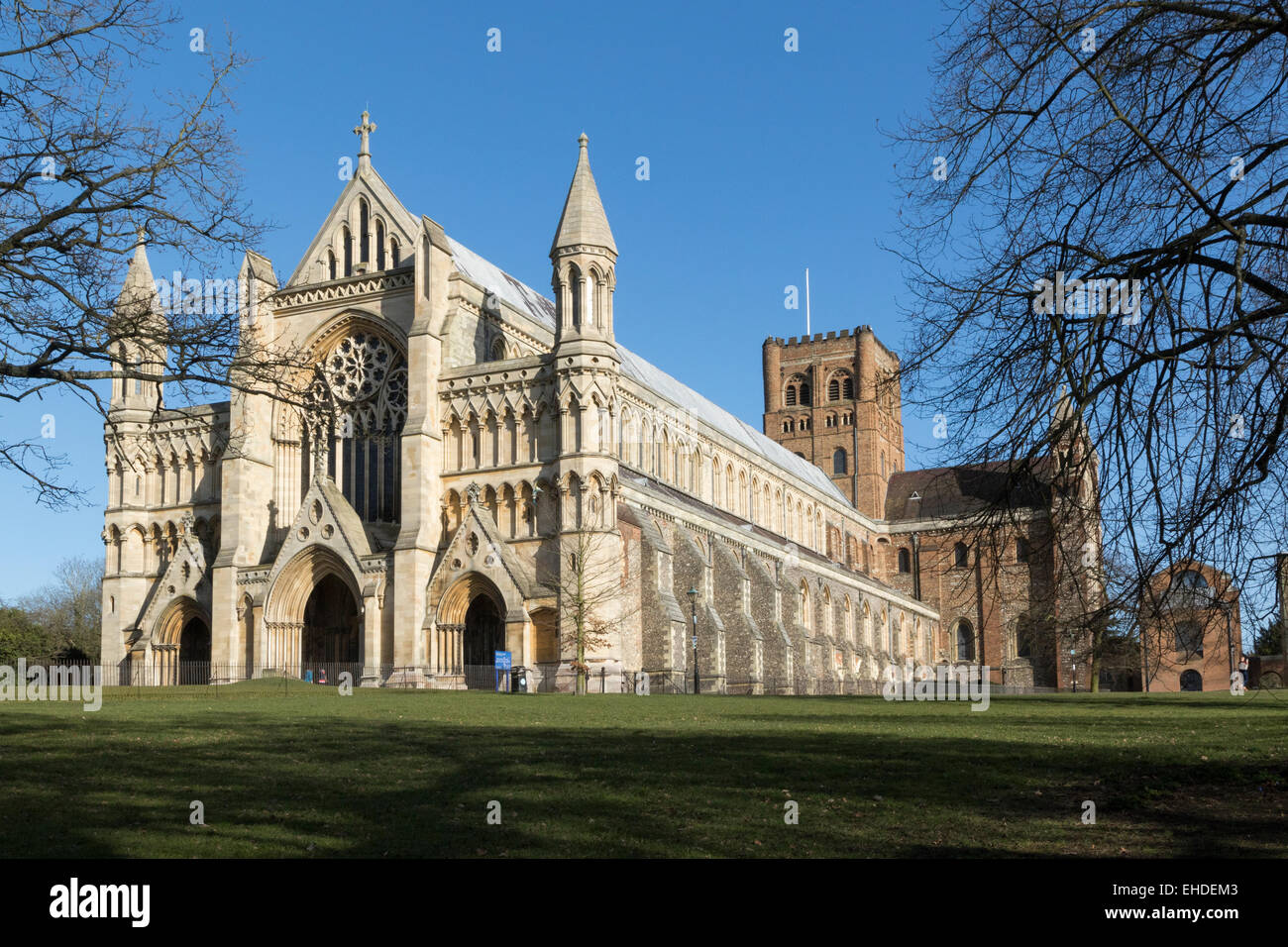 St Albans Cathedral in Hertfordshire Stock Photo - Alamy
