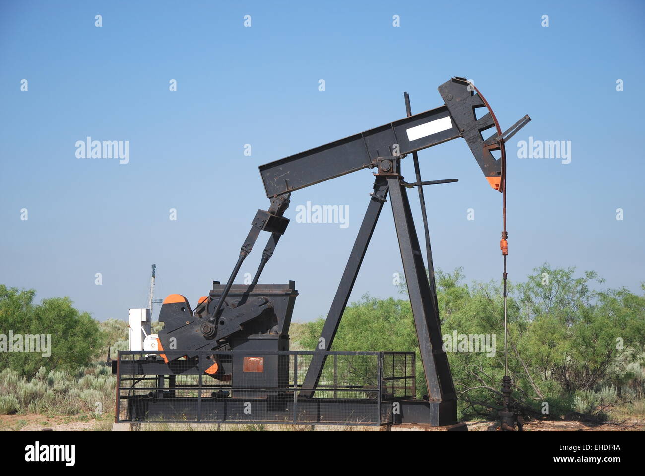 Oil_pump hi-res stock photography and images - Alamy