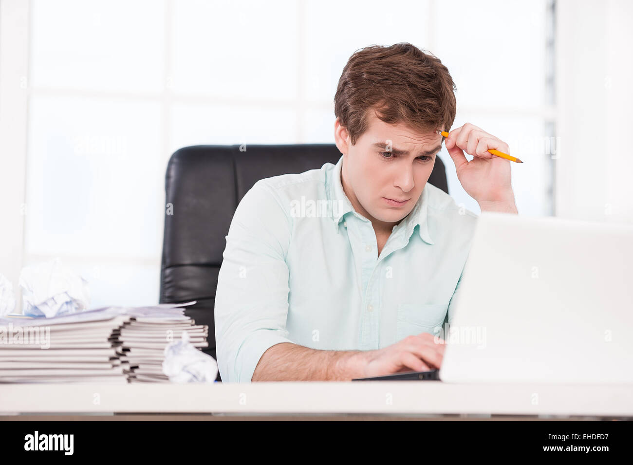 Sad office worker hi-res stock photography and images - Alamy