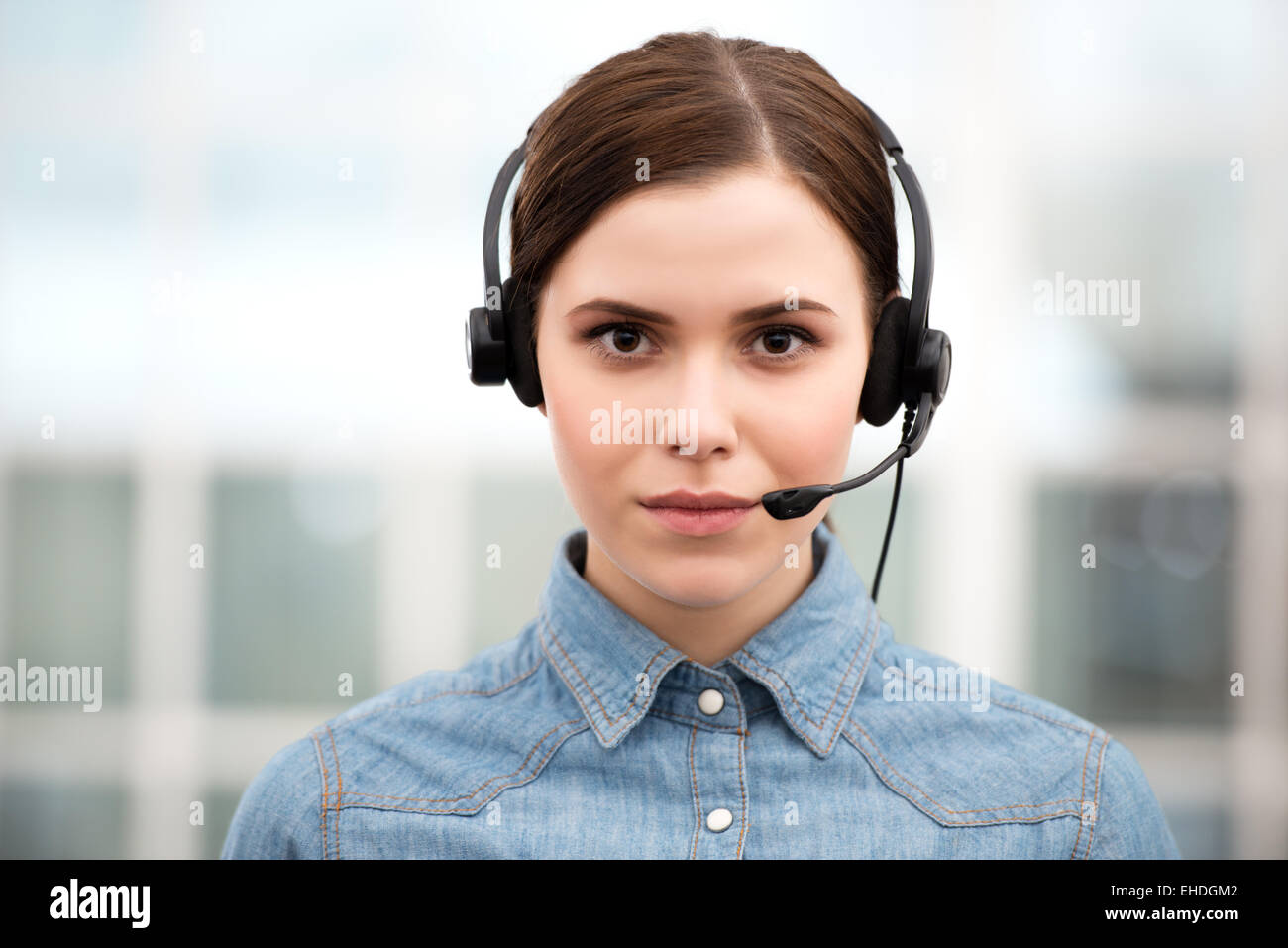 Female operator hi-res stock photography and images - Alamy