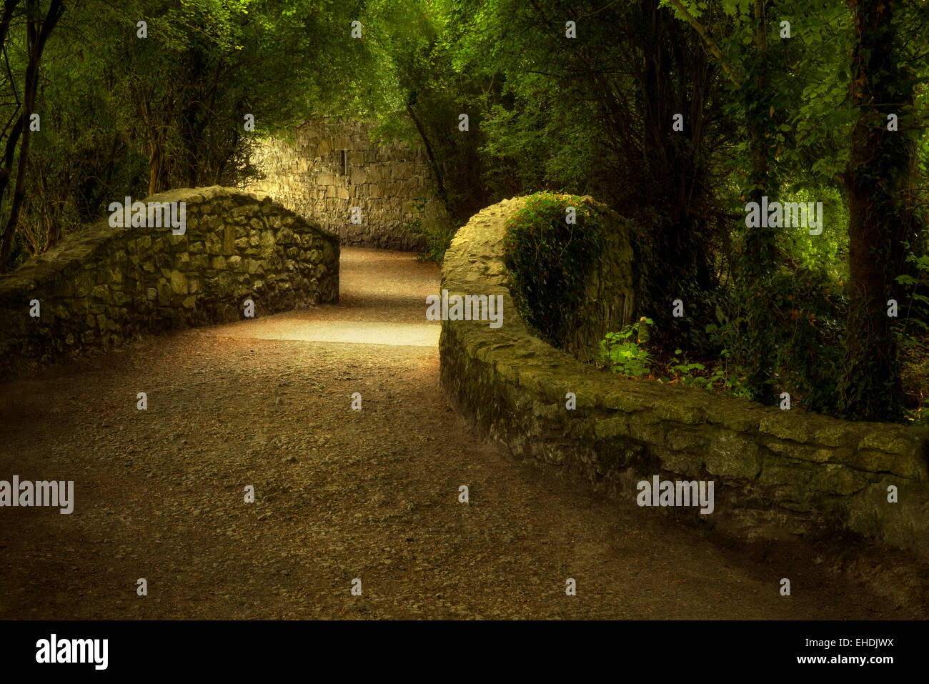 Walkway over bridge. Bunratty Castle, ireland Stock Photo - Alamy