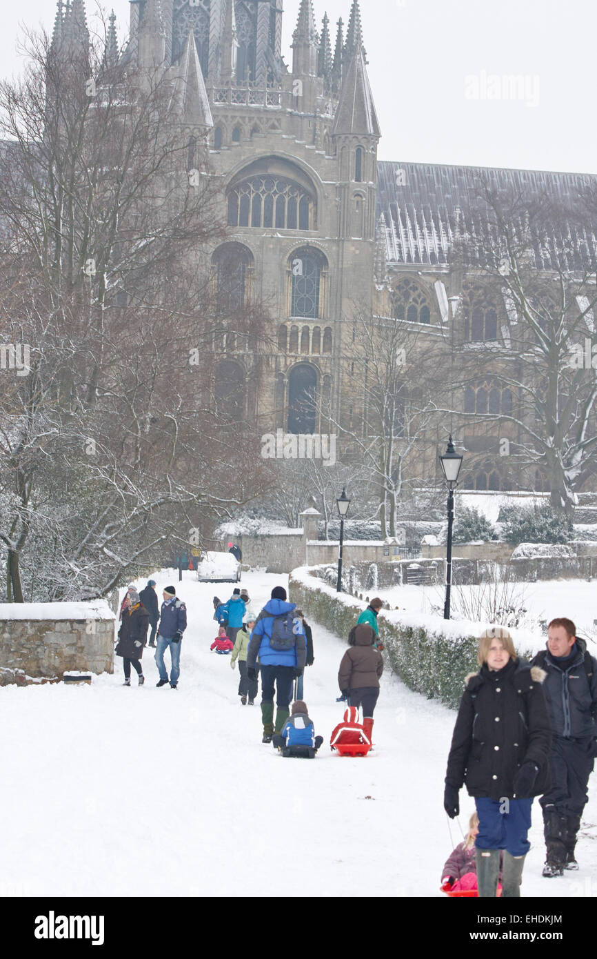 Ely cathedral snow winter hi-res stock photography and images - Alamy