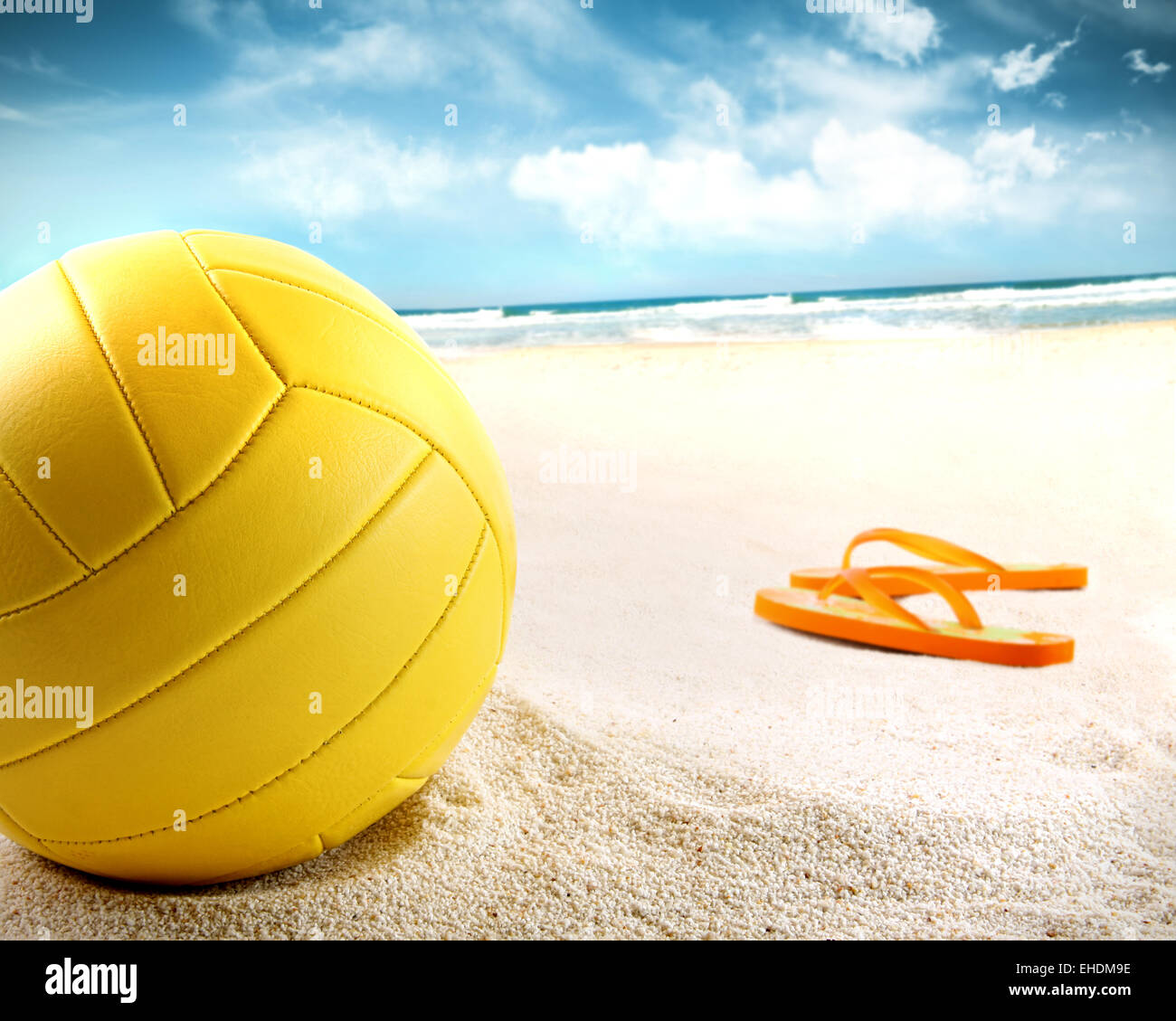Strand volleyball hi-res stock photography and images - Alamy