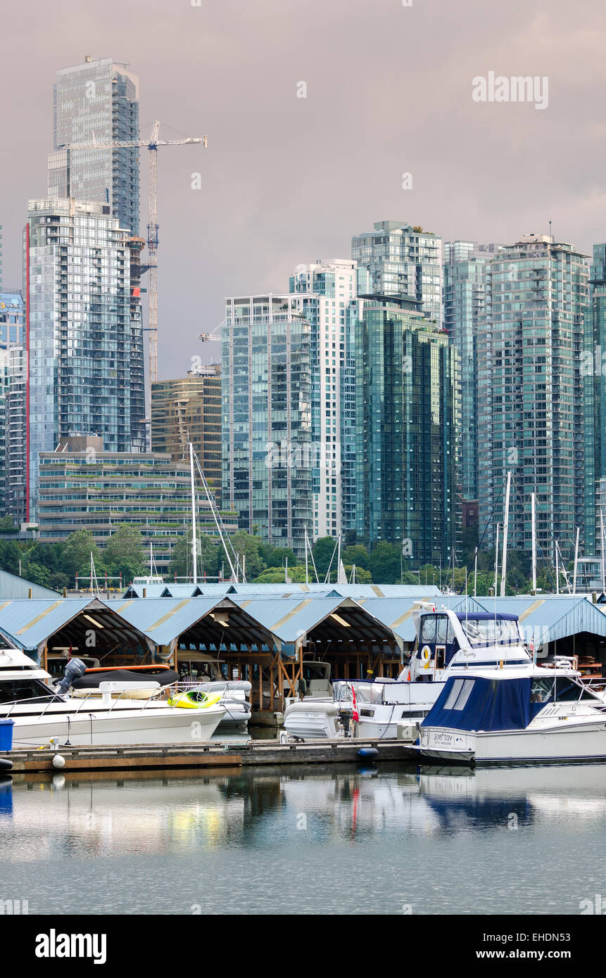 Glass skyscrapers in downtown vancouver hi-res stock photography and ...