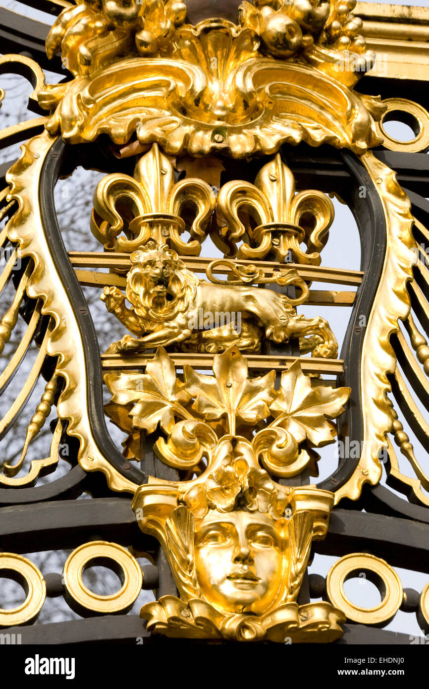 Canada gate london hi-res stock photography and images - Alamy