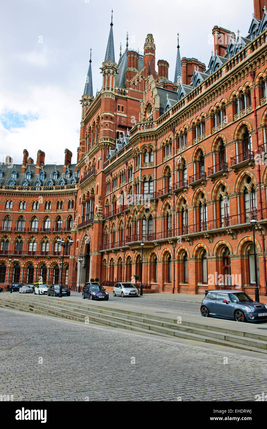 The complex was renovated and expanded from 2001-2007 at a cost of £800 ...