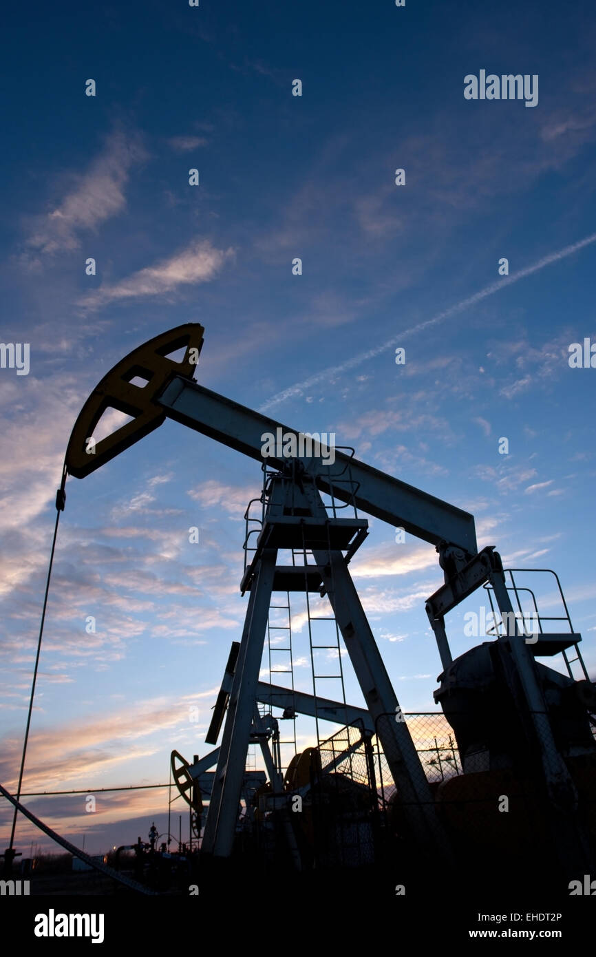 Oelpumpe hi-res stock photography and images - Alamy