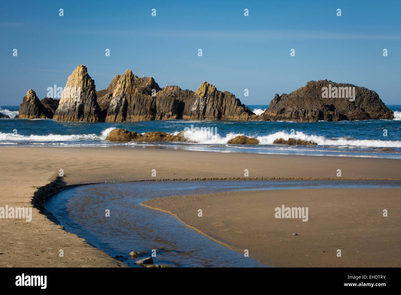 Rocks along the coastline at Seal Rock Beach, Oregon, USA Stock Photo ...