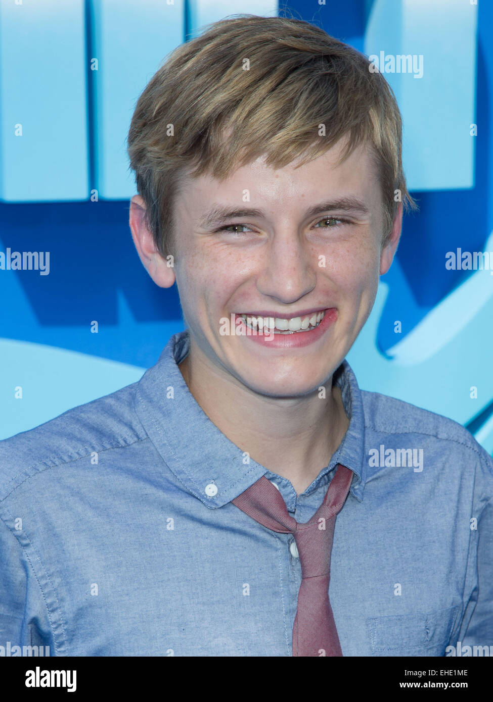Premiere dolphin tale 2 arrivals featuring hi-res stock photography and ...