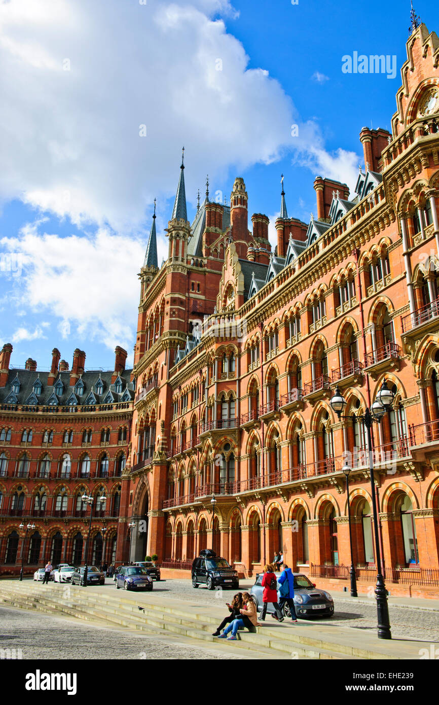 The complex was renovated and expanded from 2001-2007 at a cost of £800 ...