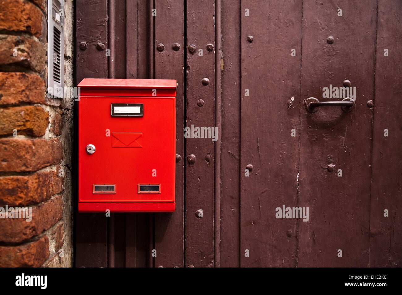 Old style red mailbox hi-res stock photography and images - Alamy