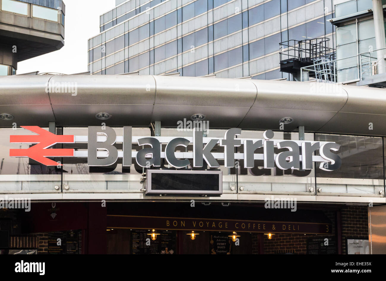 National rail logo hi-res stock photography and images - Alamy