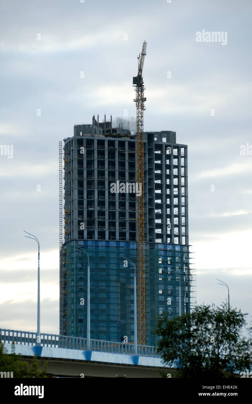 Construction of office building Stock Photo - Alamy