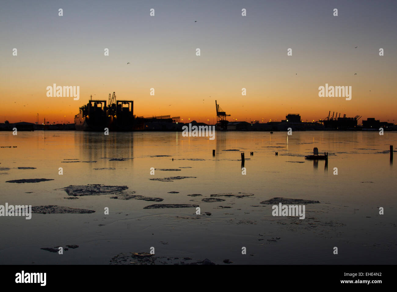 Baltimore harbor hi-res stock photography and images - Alamy