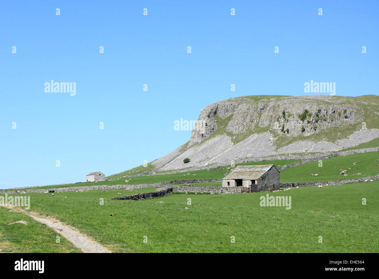 Robin Proctor's Scar & barns, Crummack Dale, Yorkshire Dales National ...
