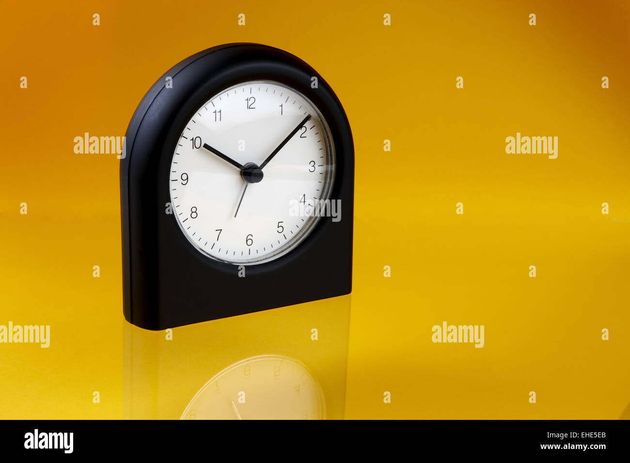 Black alarm clock hi-res stock photography and images - Alamy