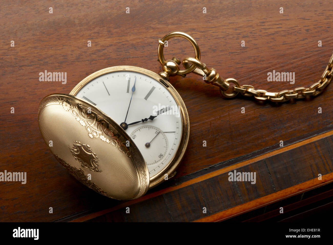 Gold Pocket Watch Stock Photos & Gold Pocket Watch Stock Images - Alamy
