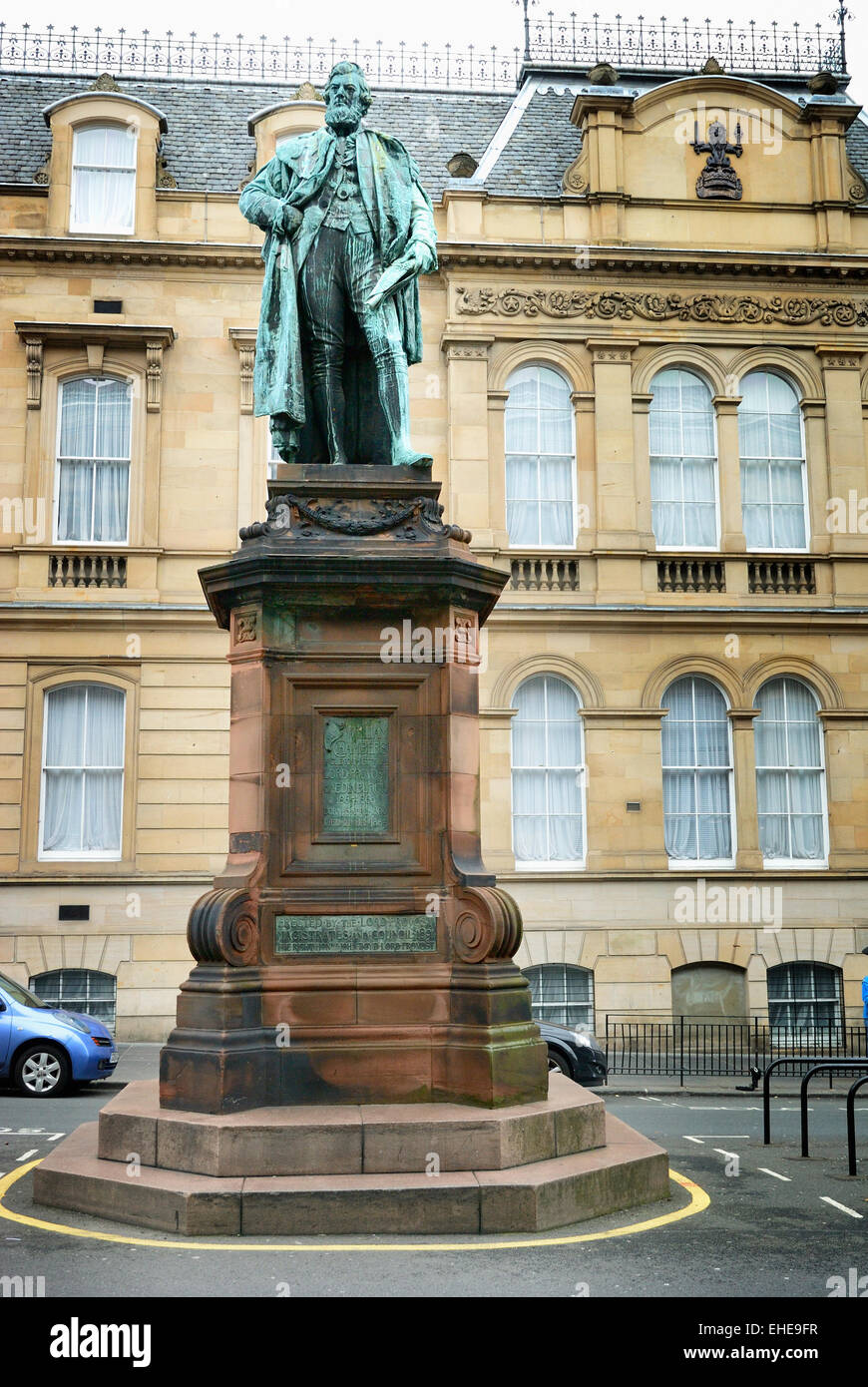 William chambers statue chambers street hi-res stock photography and ...
