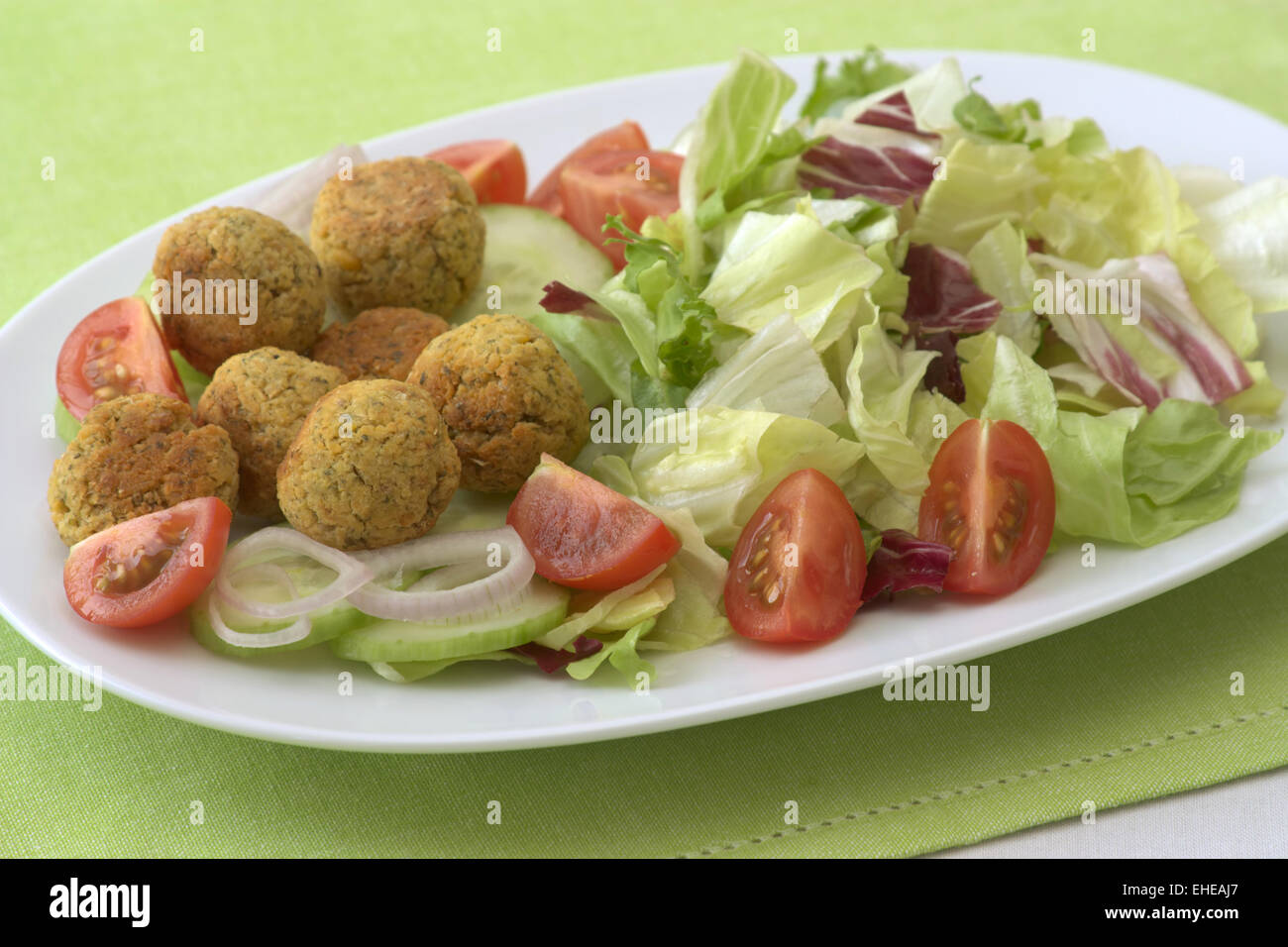 Falafelteller - Falafel plate Stock Photo - Alamy