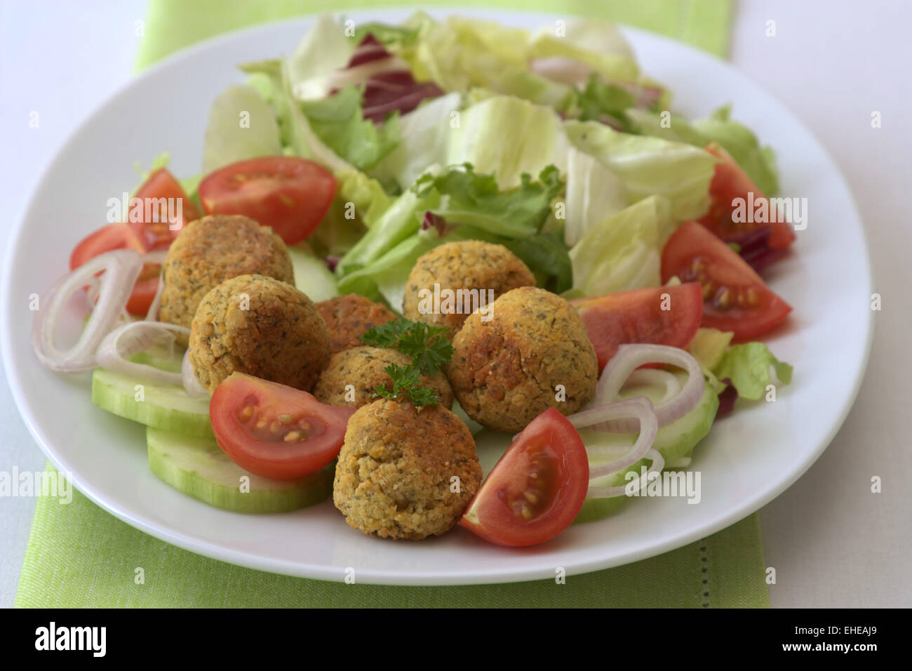 Falafelteller - Falafel plate Stock Photo - Alamy