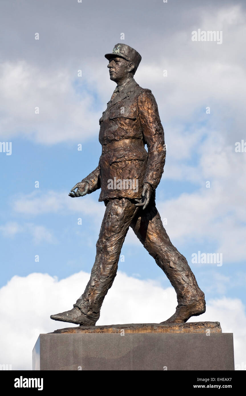 Statue de charles de gaulle hi-res stock photography and images - Alamy