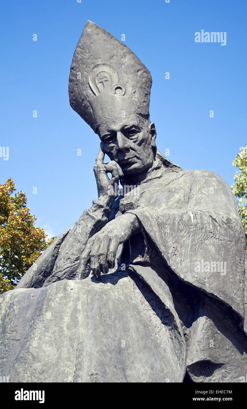 Cardinal Wyszynski statue Stock Photo - Alamy