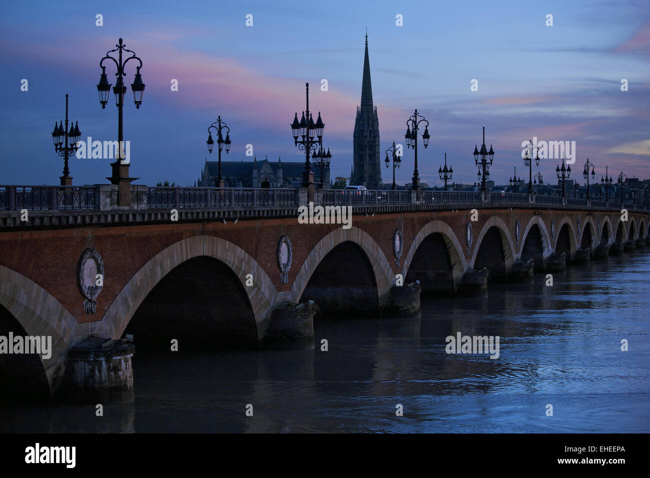 Pont de Pierre, Bordeaux, Aquitaine, France Stock Photo - Alamy