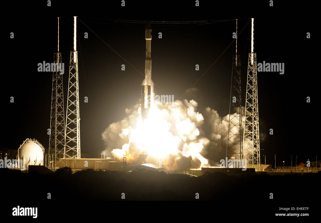 Magnetospheric multiscale spacecraft mms hi-res stock photography and ...
