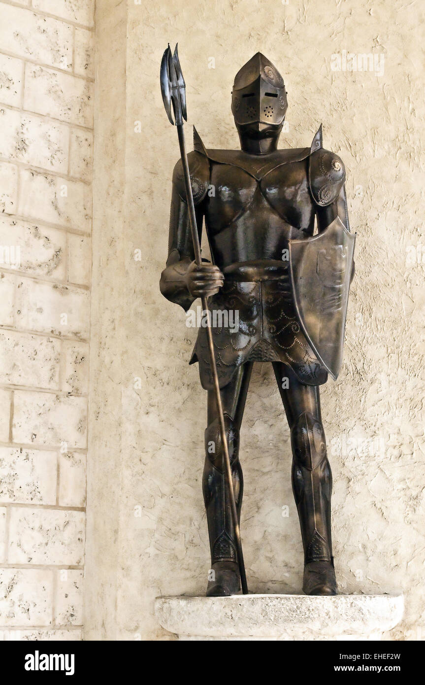 Armor knight hi-res stock photography and images - Alamy