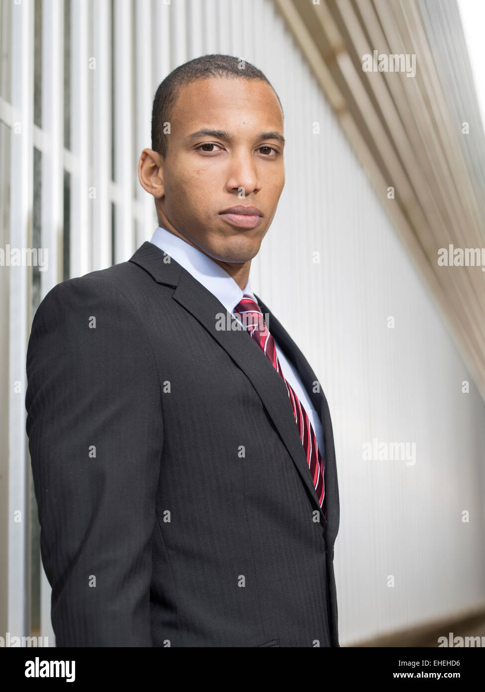 Wearing suit and tie hi-res stock photography and images - Alamy