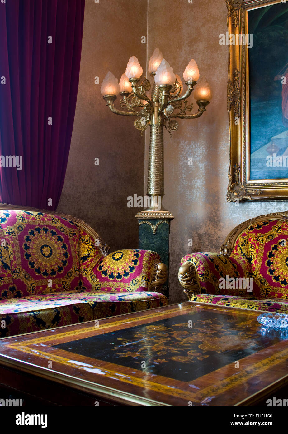 Noble seat hi-res stock photography and images - Alamy