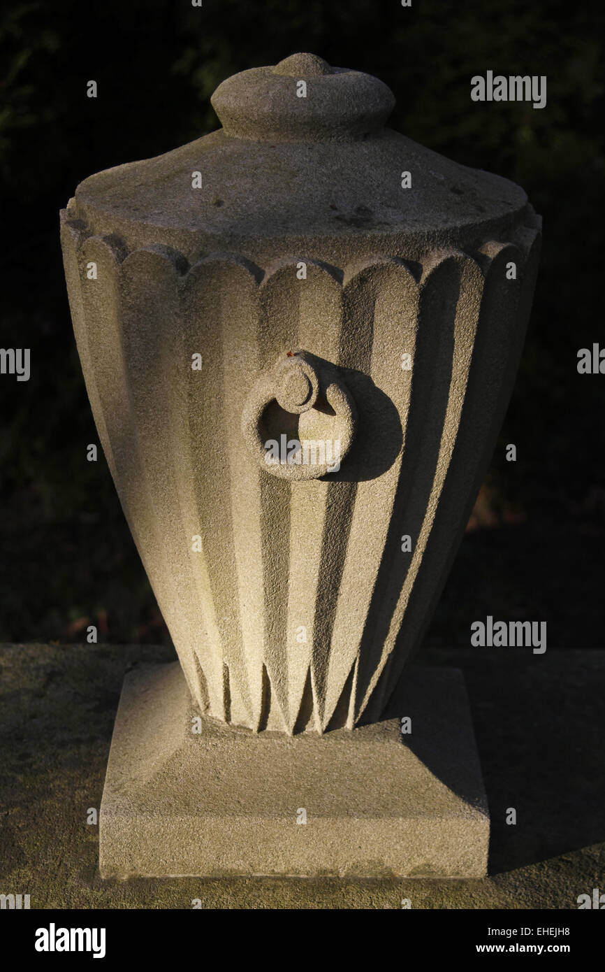 Grab tombstone hi-res stock photography and images - Alamy