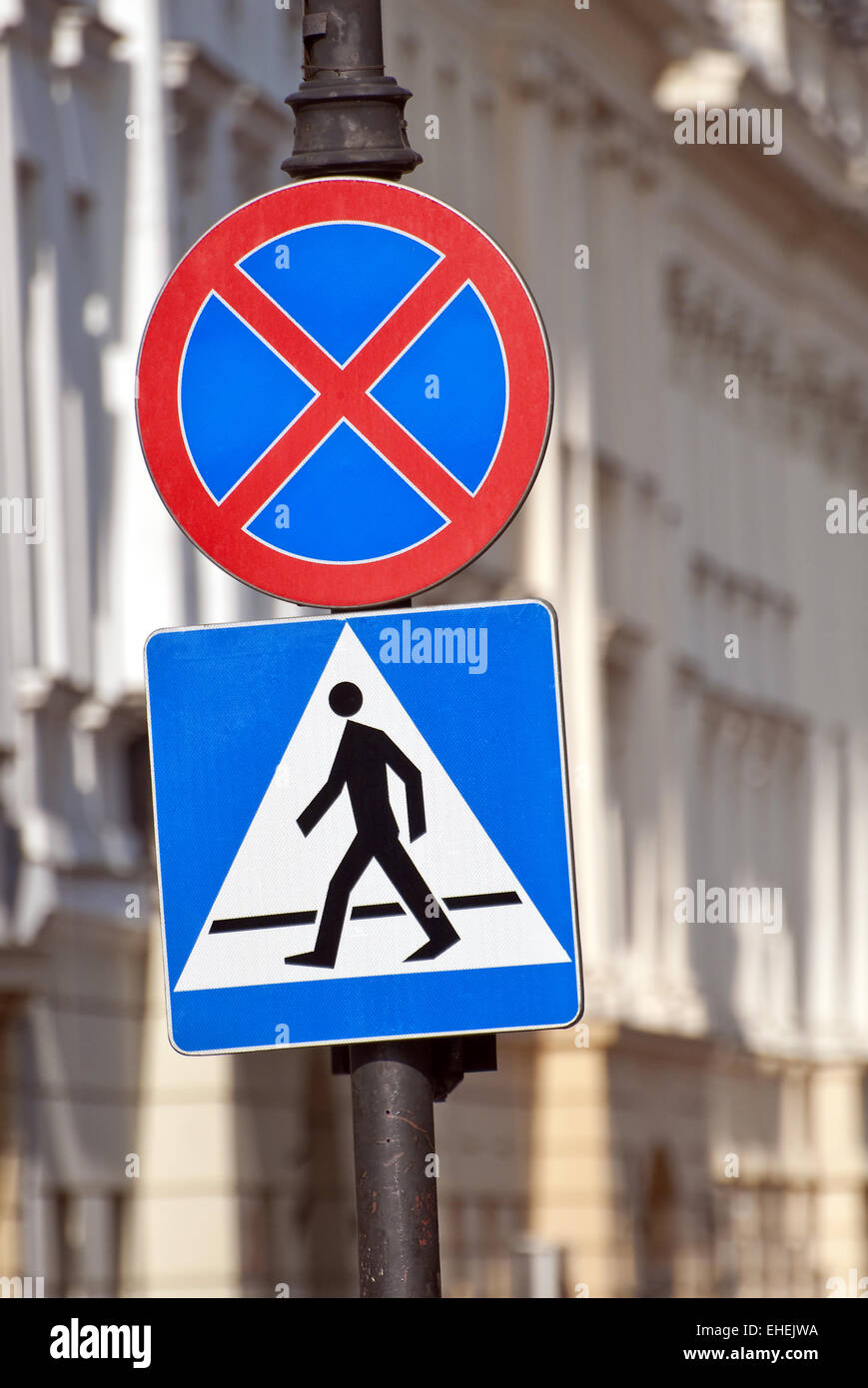 Pedestrian crossing sign Stock Photo - Alamy