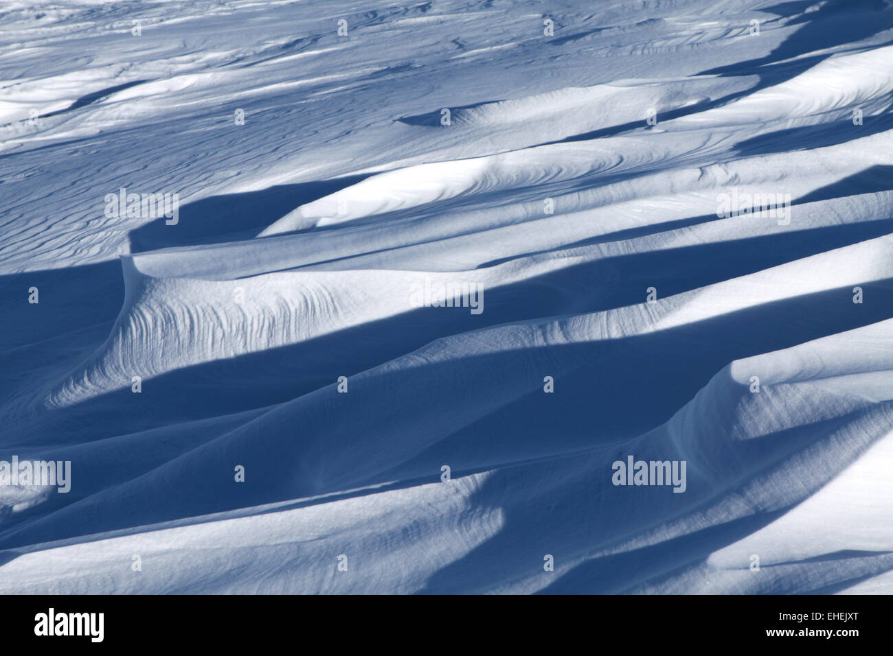 Structures in the snow Stock Photo - Alamy