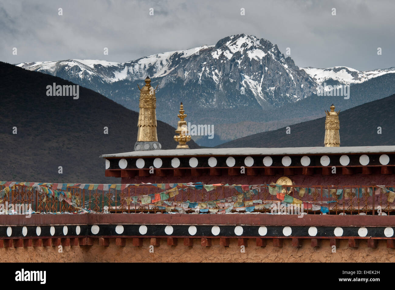 Shangri-La, Ganden Sumtseling Gompa Stock Photo - Alamy