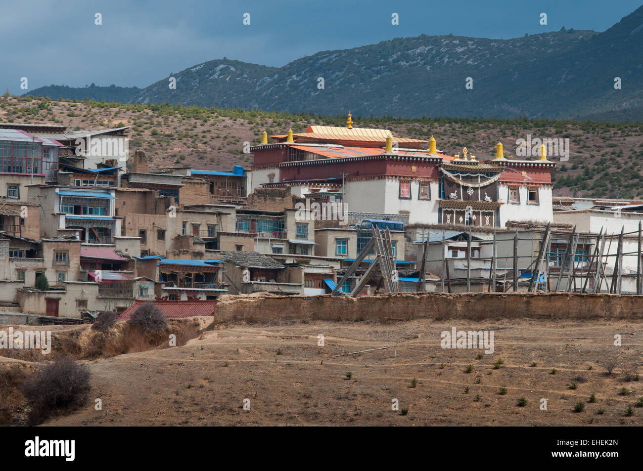 Shangri-La, Ganden Sumtseling Gompa Stock Photo - Alamy